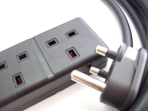 1m 15amp round pin plug to 13a 2gang socket adaptor
