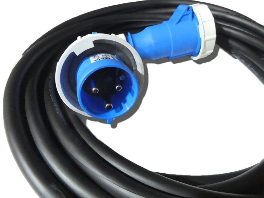 2m 230v 32a extension lead 6mm H07 cable IP67 Rated