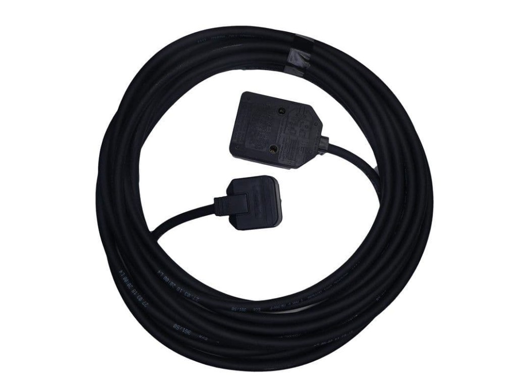 2m single socket heavy duty 13amp black extension lead