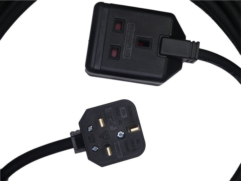 3m single socket heavy duty 13amp black extension lead