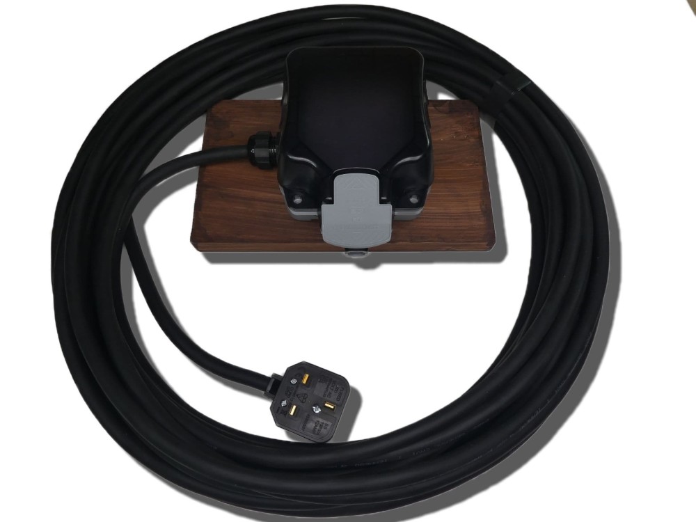 Heavy duty 13amp plugtop to IP66 outdoor socket Kit