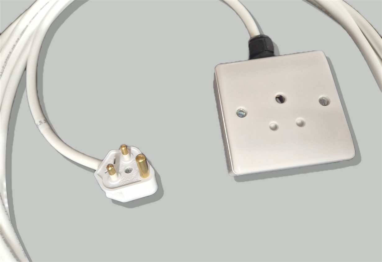 5A small round pin lighting extension lead